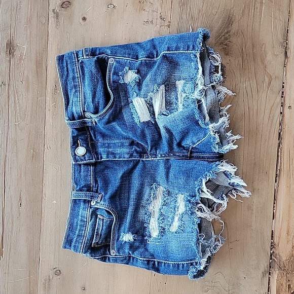 Blank NYC | Shorts | Blank Nyc The Essex Classic Cutoff Distressed ...